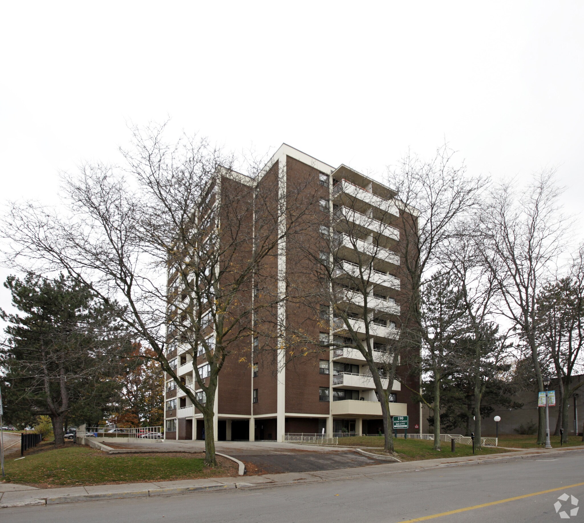 190 Kerr St, Oakville, ON L6K 3A9 Apartments - 190 Kerr St Oakville, ON ...