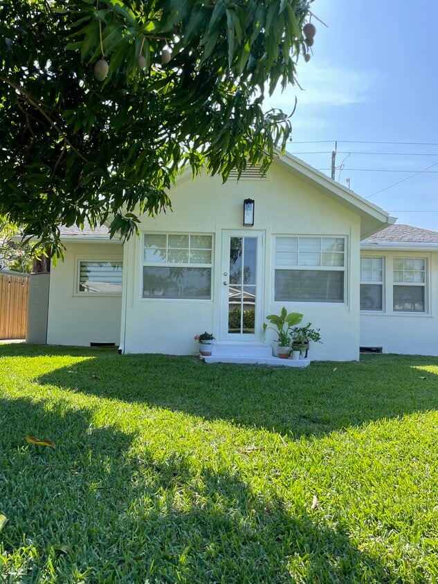 431 N Lakeside Dr, Lake Worth, FL 33460 - House Rental in Lake Worth ...