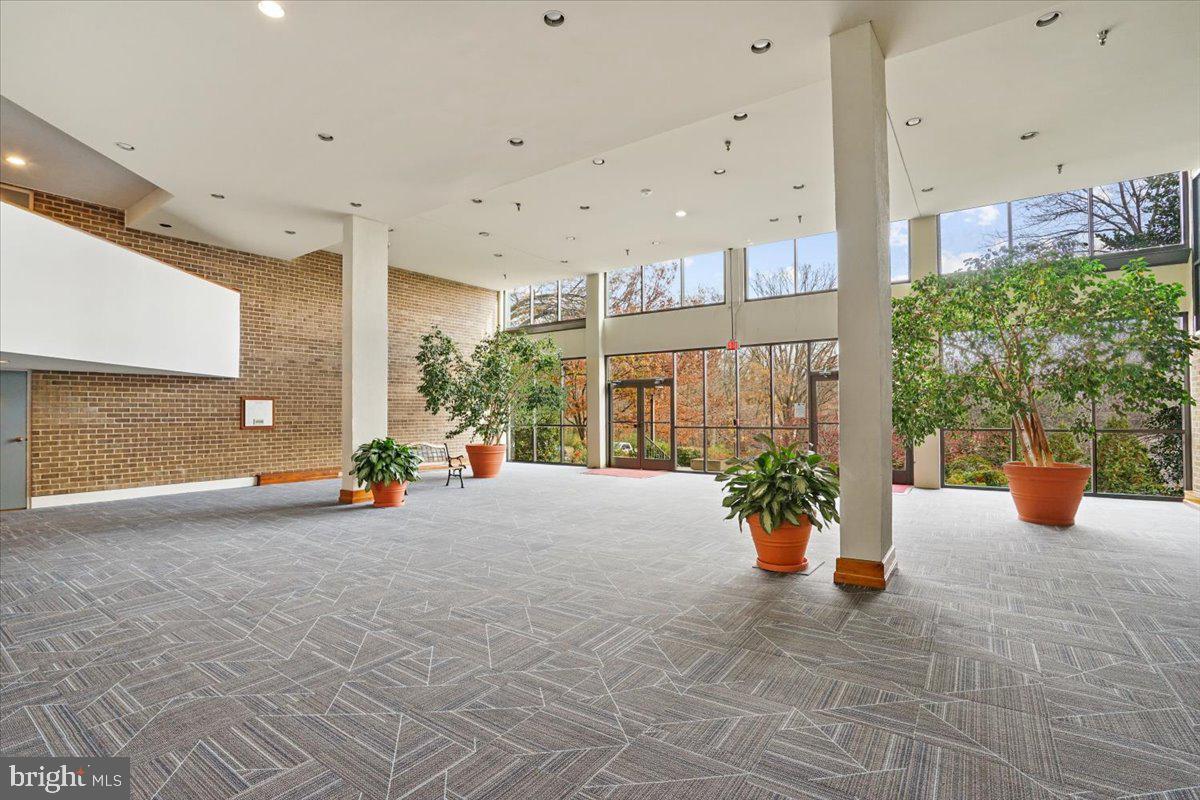 807 N Howard St Unit 224, Alexandria, VA 22304 - Room for Rent in ...