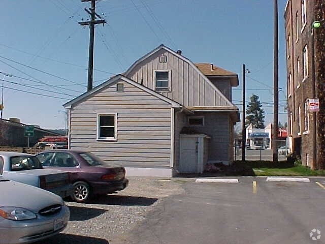 Maplehurst Apartment Duplex - 411 S Maple St Spokane, WA 99201 ...
