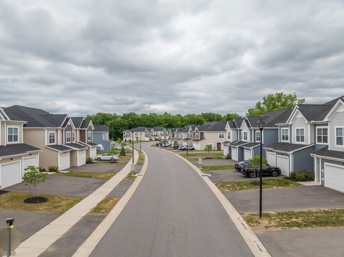Edgewater Apartments and Townhomes - 22 Rivers Edge Dr West Henrietta ...