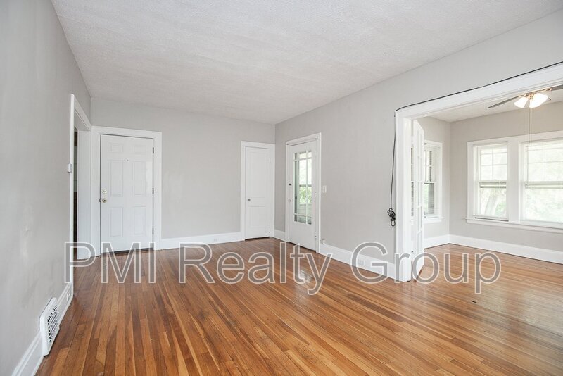 18906 Neff Rd Unit Up, Cleveland, OH 44119 - Condo for Rent in ...