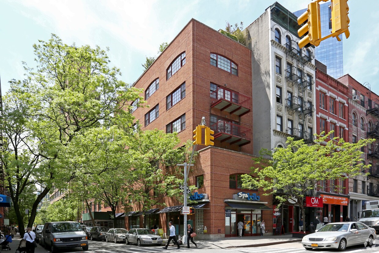 202 Spring St, New York, NY 10012 Apartments - New York, NY ...