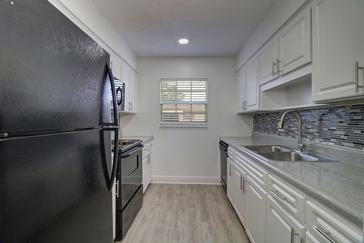 The Linx Apartments - 14207 Les Palms Cir Tampa, FL 33613 | Apartments.com