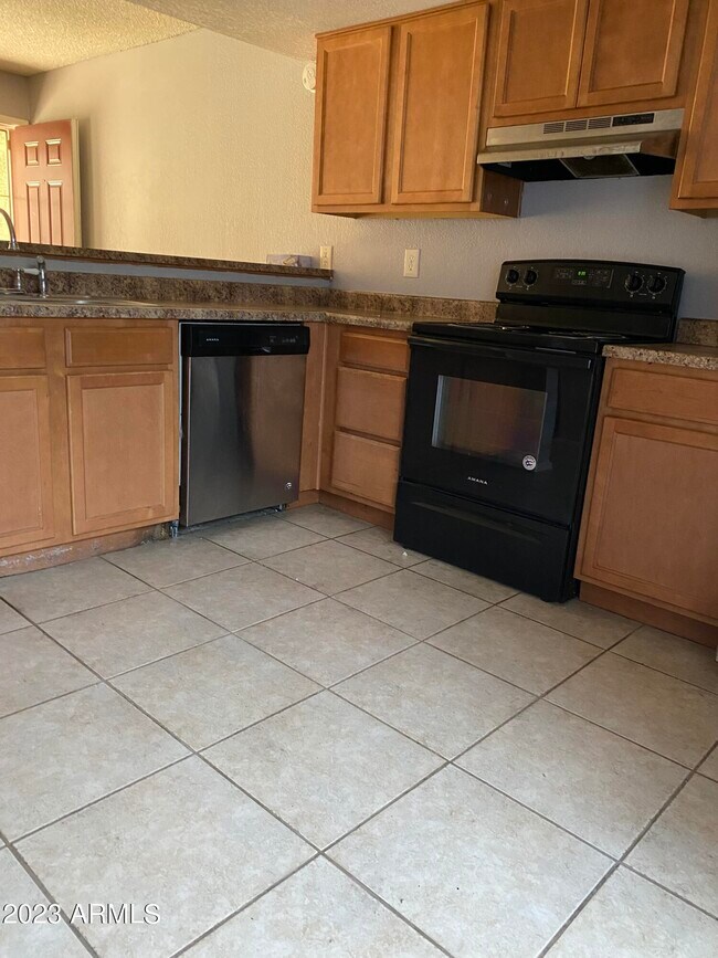 4828 W Orangewood Ave Unit 138, Glendale, AZ 85301 - Room for Rent in ...