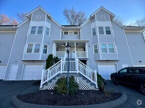 Caswell Cove Apartments for Rent with a Living Room - Milford, CT - 2 ...