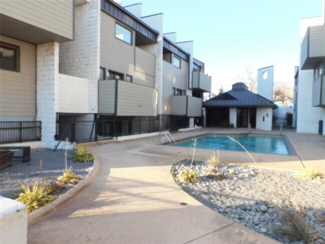 915 NW 7th St Unit 201, Oklahoma City, OK 73106 - Condo for Rent in ...