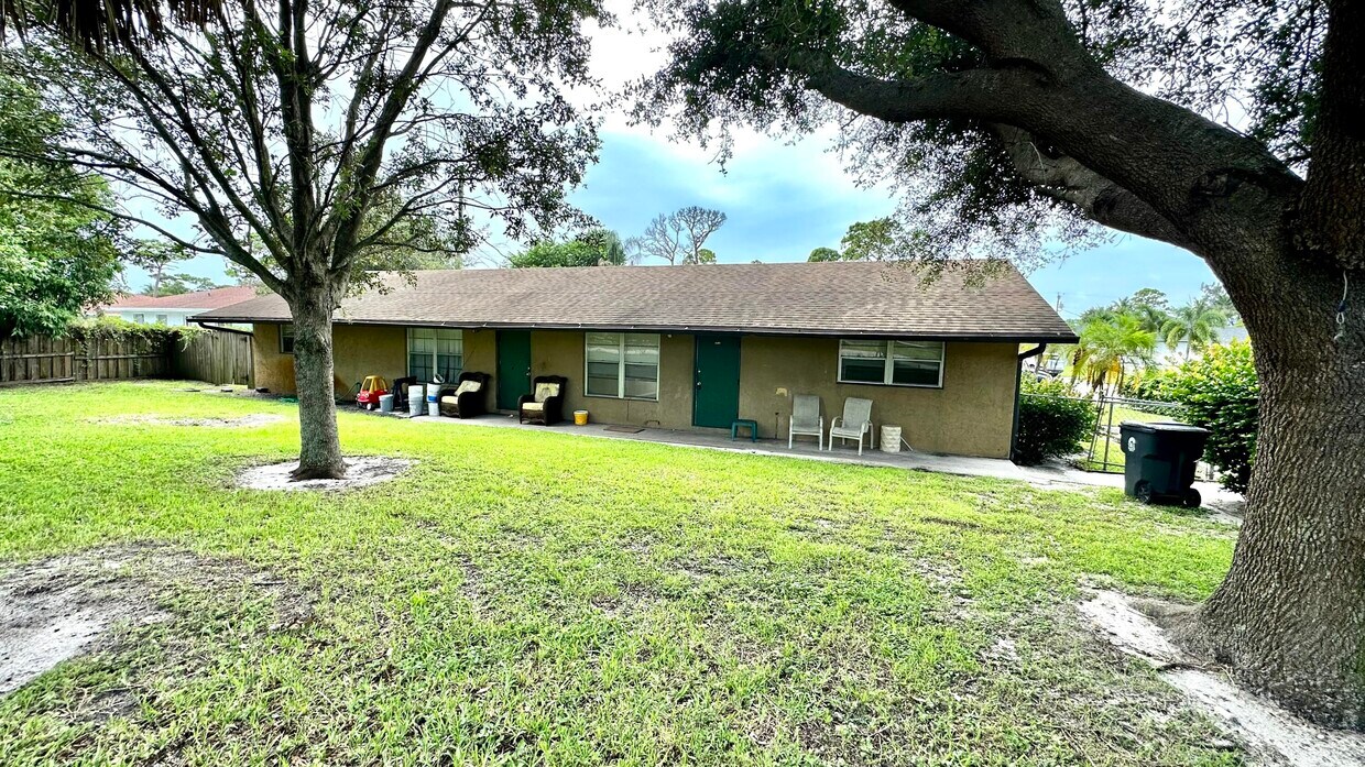 2518 Griffin Square West Palm Beach, FL 33406 - Alquileres en West Palm ...