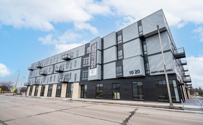 North Side Yard Apartments - 1020 Centerpoint Dr Stevens Point, WI ...