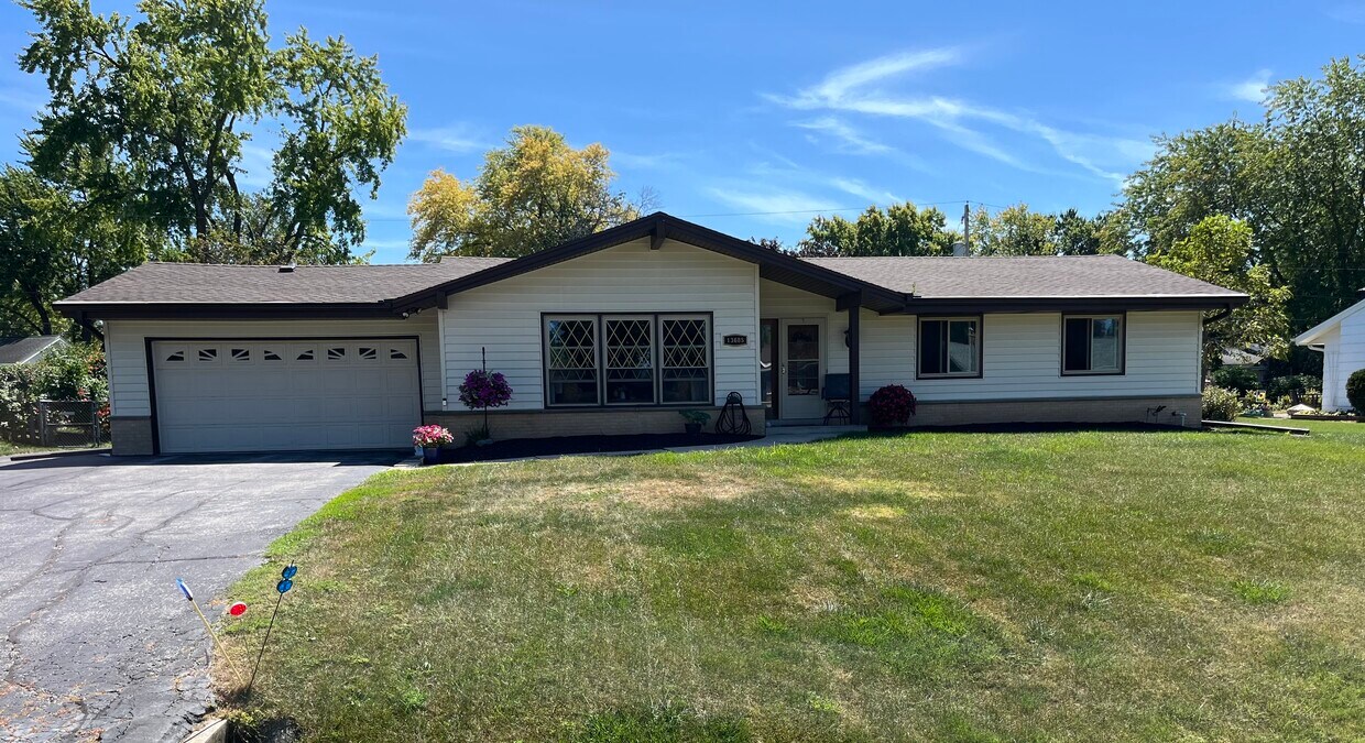 13685 W Graham St, New Berlin, WI 53151 - House Rental in New Berlin ...