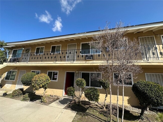 316 N San Gabriel Ave Unit B, Azusa, CA 91702 - Room for Rent in Azusa ...