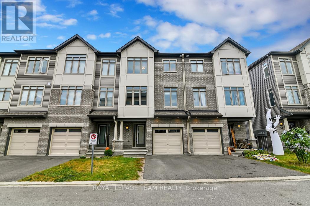 72 Barn Swallow Private, Ottawa, ON K4M 0H5 - Maison de Ville à Louer à ...