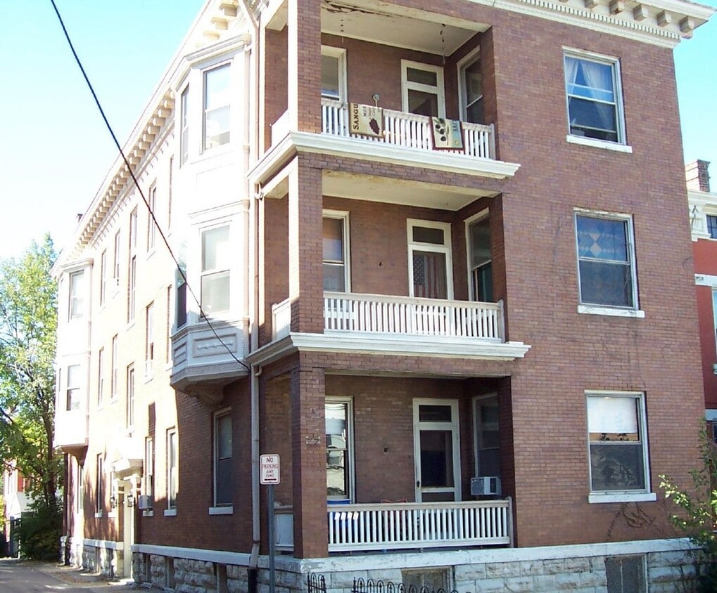 3227 Bishop St Unit 3227-03, Cincinnati, OH 45220 | Apartments.com