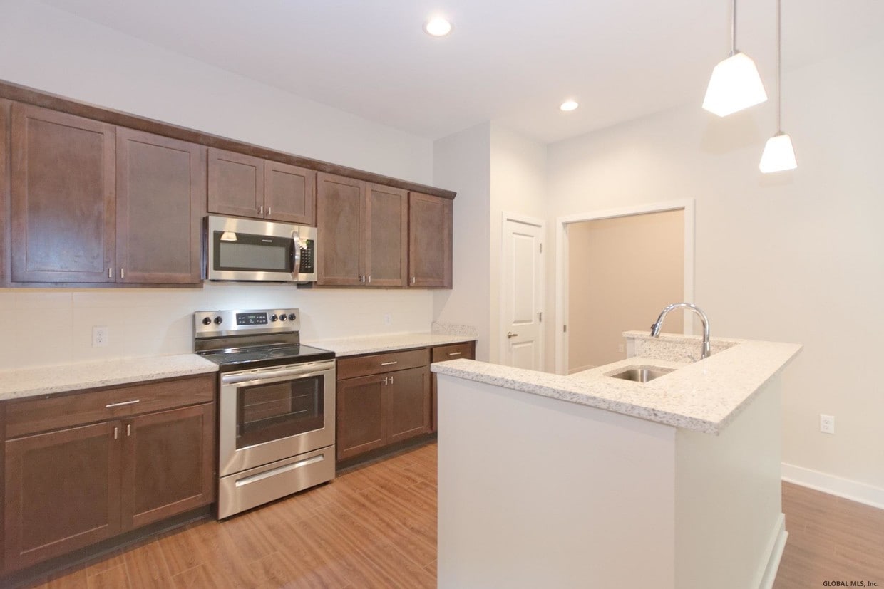 101 Nott Terrace Unit Apt 204, Schenectady, NY 12308 - Room for Rent in ...