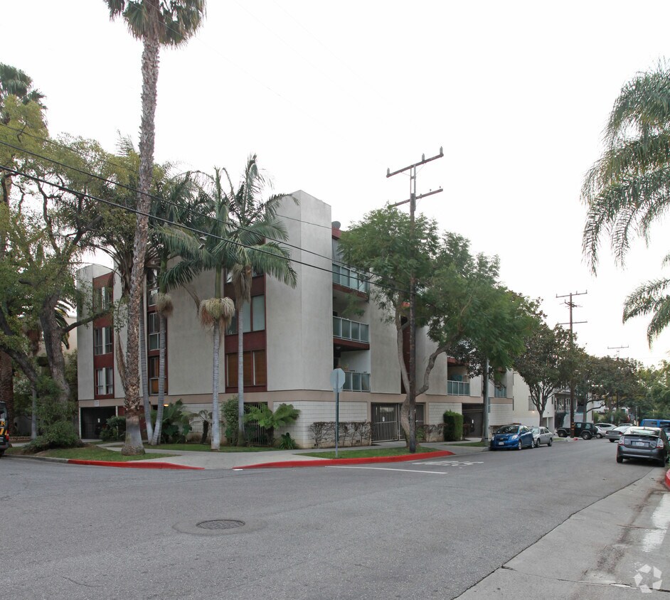 Westward One - 7556 Hampton Ave Los Angeles, CA 90046 | Apartments.com