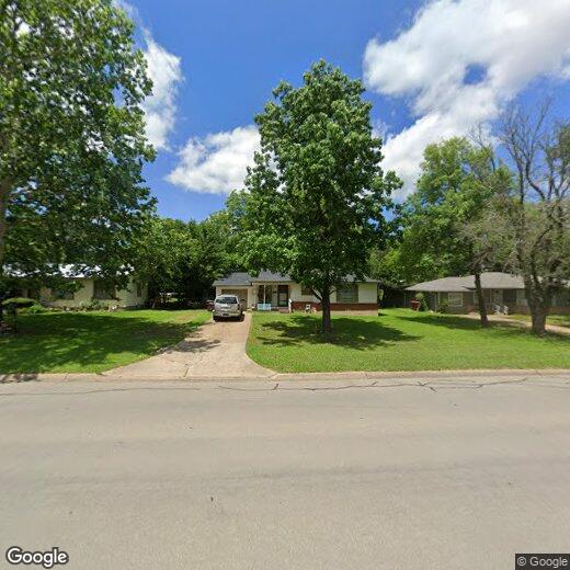 108 W Russell Ave, Bonham, TX 75418 - House Rental in Bonham, TX ...