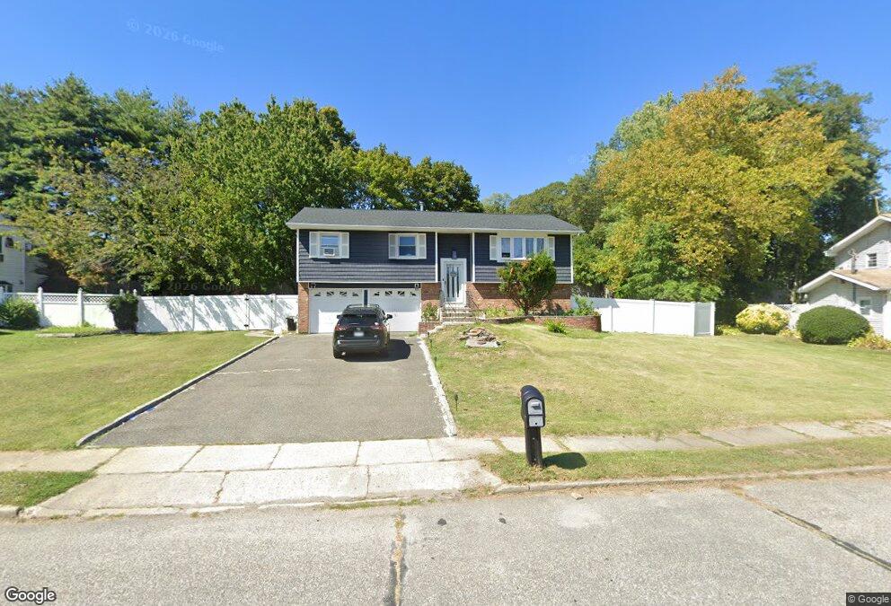 5 Heritage Ln, Wheatley Heights, NY 11798 - House Rental in Wheatley ...
