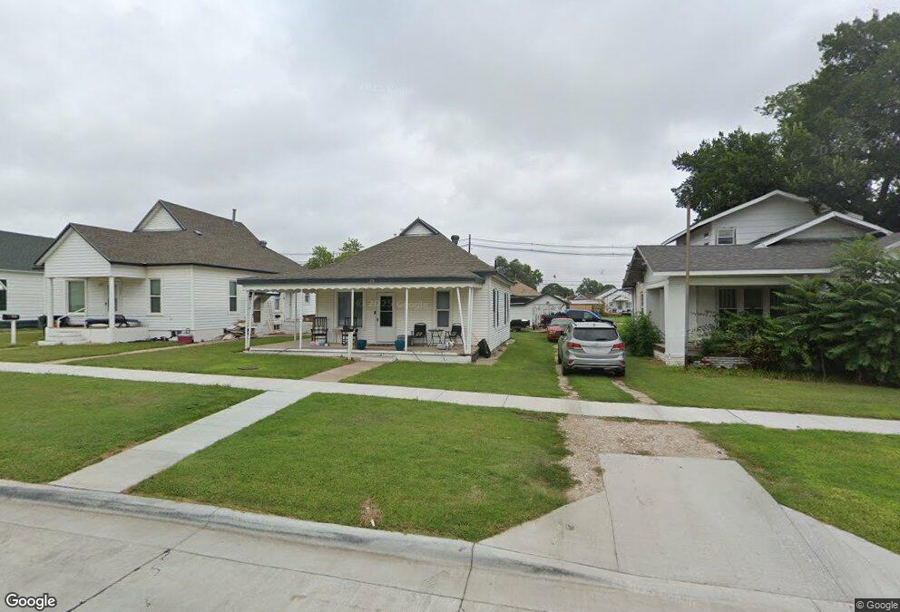 210 E 2nd St, Hoisington, KS 67544 - House Rental in Hoisington, KS ...