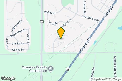 Harbor Ridge Apartments - Apartments in Port Washington, WI ...